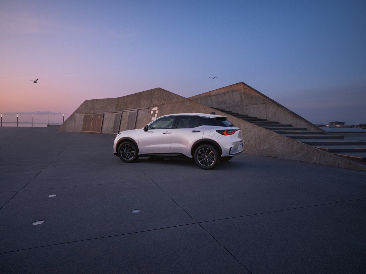 לקסוס LBX החדשה לשנת 2024: משנה את חוקי המשחק - Lexus LBX