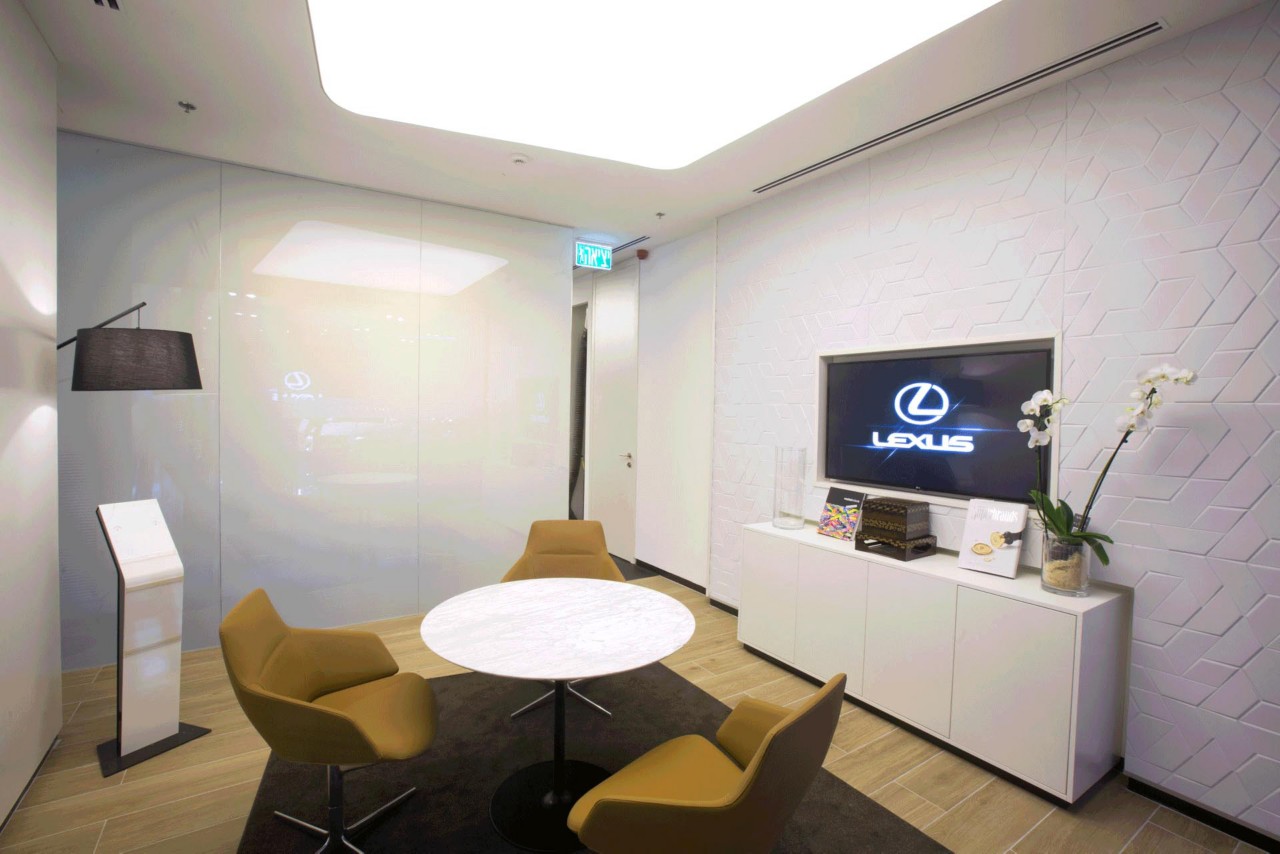 אולמות התצוגה ומרכזי השירות של לקסוס | Lexus